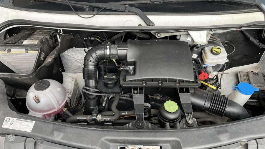 White Volkswagen Crafter 2013 in Klaipeda, with an engine capacity of 1.97 L and mileage of 174 thousand km for 8500 €, photo 21 on AUTOMOTO.COM.LV