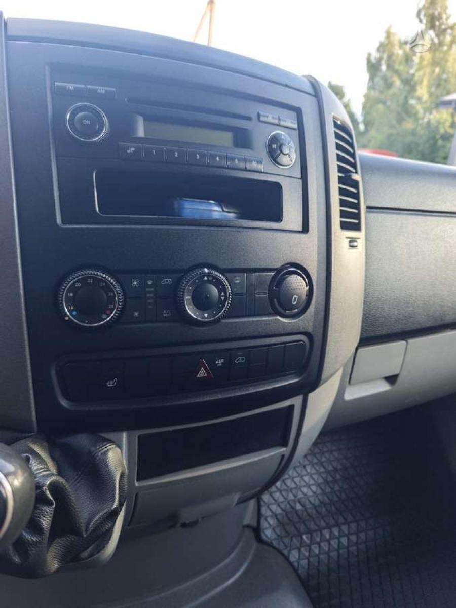 Balts Volkswagen Crafter 2013 Kretinga, ar dzinēja tilpumu 1.97 L un nobraukumu 198 tūkst. km par 9500 €, foto 9 vietnē AUTOMOTO.COM.LV