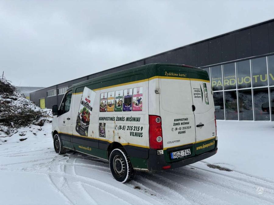 White Volkswagen Crafter 2014 in Vilnius, with an engine capacity of 2.00 L and mileage of 340 thousand km for 5350 €, photo 5 on AUTOMOTO.COM.LV