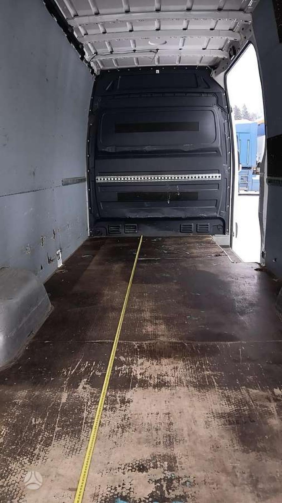 Balts Volkswagen Crafter 2014 Radviliškis, ar dzinēja tilpumu 1.97 L un nobraukumu 335 tūkst. km par 5600 €, foto 13 vietnē AUTOMOTO.COM.LV