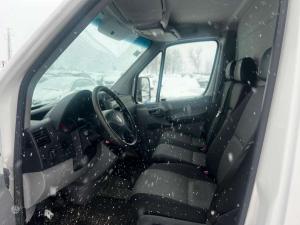 White Volkswagen Crafter 2014 in Taurage, with an engine capacity of 2.00 L and mileage of 164 thousand km for 8500 €, photo 9 on AUTOMOTO.COM.LV