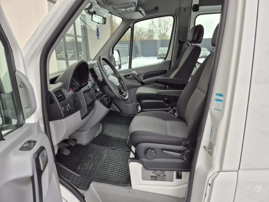 White Volkswagen Crafter 2014 in Marijampole, with an engine capacity of 1.97 L and mileage of 244 thousand km for 14500 €, photo 12 on AUTOMOTO.COM.LV