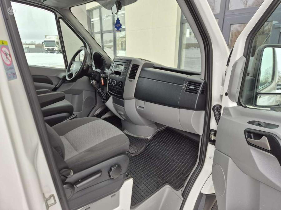 White Volkswagen Crafter 2014 in Marijampole, with an engine capacity of 1.97 L and mileage of 244 thousand km for 14500 €, photo 19 on AUTOMOTO.COM.LV