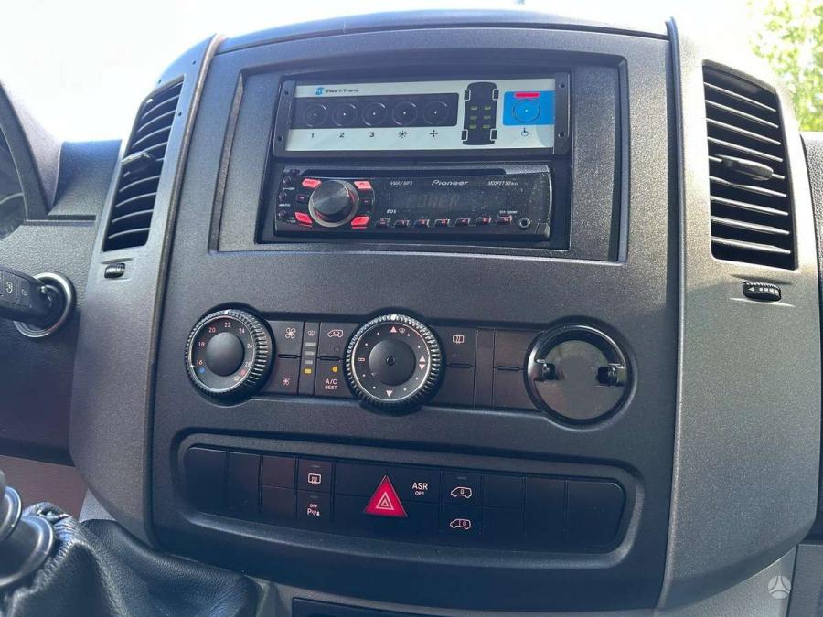 Balts Volkswagen Crafter 2014 Viļņa, ar dzinēja tilpumu 1.97 L un nobraukumu 335 tūkst. km par 10500 €, foto 23 vietnē AUTOMOTO.COM.LV