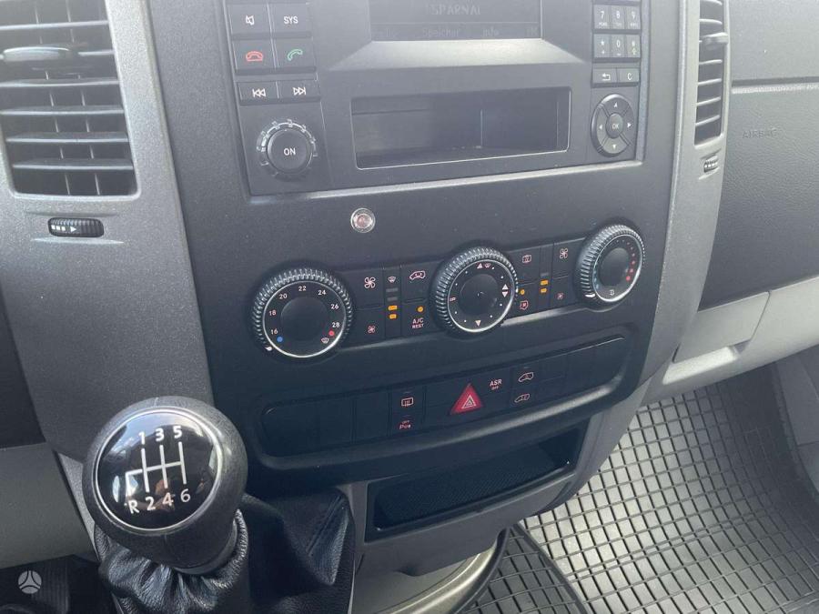 Balts Volkswagen Crafter 2014 Šauļi, ar dzinēja tilpumu 1.97 L un nobraukumu 184 tūkst. km par 12990 €, foto 20 vietnē AUTOMOTO.COM.LV