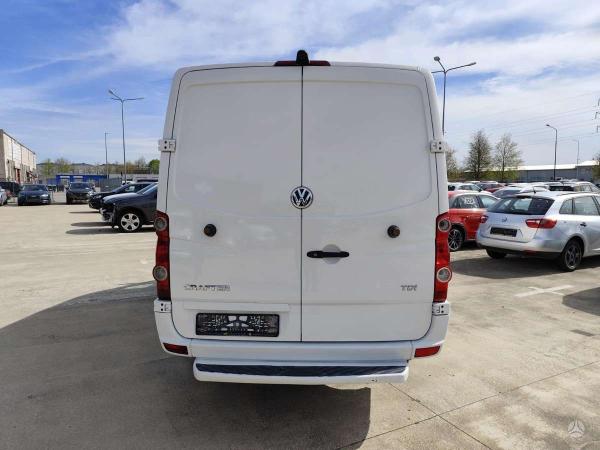White Volkswagen Crafter 2014 in Klaipeda, with an engine capacity of 2.00 L and mileage of 342 thousand km for 8000 €, photo 10 on AUTOMOTO.COM.LV
