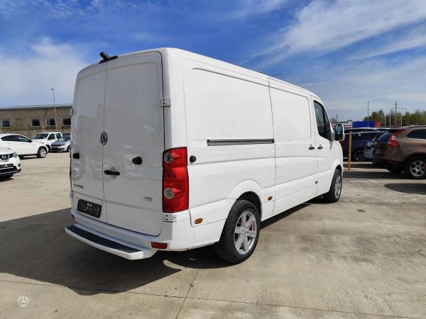 White Volkswagen Crafter 2014 in Klaipeda, with an engine capacity of 2.00 L and mileage of 342 thousand km for 8000 €, photo 11 on AUTOMOTO.COM.LV