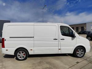 White Volkswagen Crafter 2014 in Klaipeda, with an engine capacity of 2.00 L and mileage of 342 thousand km for 8000 €, photo 12 on AUTOMOTO.COM.LV