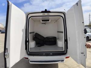 White Volkswagen Crafter 2014 in Klaipeda, with an engine capacity of 2.00 L and mileage of 342 thousand km for 8000 €, photo 19 on AUTOMOTO.COM.LV