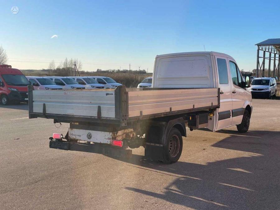 White Volkswagen Crafter 2015 in Ukmerge, with an engine capacity of 1.97 L and mileage of 223 thousand km for 14900 €, photo 4 on AUTOMOTO.COM.LV