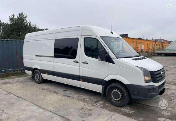 White Volkswagen Crafter 2015 in Vilnius, with an engine capacity of 2.00 L and mileage of 290 thousand km for 8470 €, photo 2 on AUTOMOTO.COM.LV