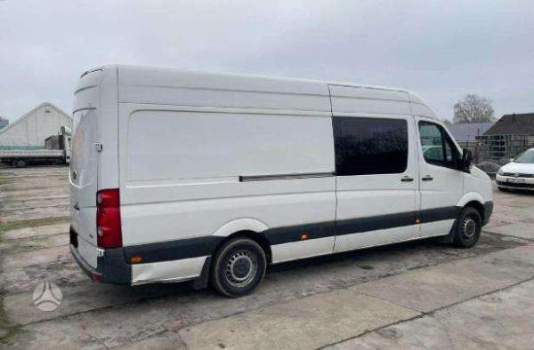 White Volkswagen Crafter 2015 in Vilnius, with an engine capacity of 2.00 L and mileage of 290 thousand km for 8470 €, photo 3 on AUTOMOTO.COM.LV