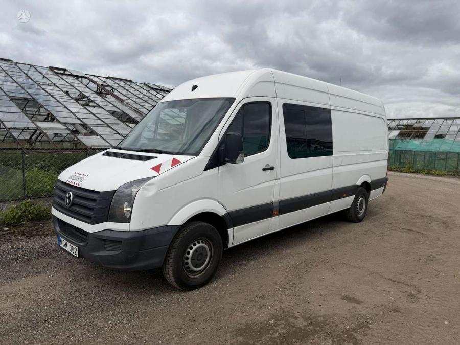 White Volkswagen Crafter 2015 in Vilnius, with an engine capacity of 1.97 L and mileage of 400 thousand km for 9922 €, photo 3 on AUTOMOTO.COM.LV