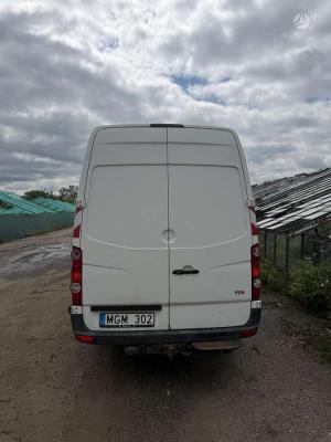 White Volkswagen Crafter 2015 in Vilnius, with an engine capacity of 1.97 L and mileage of 400 thousand km for 9922 €, photo 12 on AUTOMOTO.COM.LV