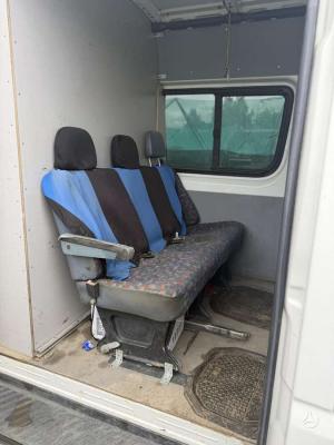 White Volkswagen Crafter 2015 in Vilnius, with an engine capacity of 1.97 L and mileage of 400 thousand km for 9922 €, photo 15 on AUTOMOTO.COM.LV