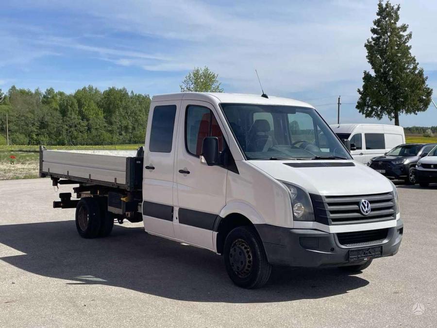 White Volkswagen Crafter 2015 in Ukmerge, with an engine capacity of 1.97 L and mileage of 223 thousand km for 10500 €, photo 3 on AUTOMOTO.COM.LV
