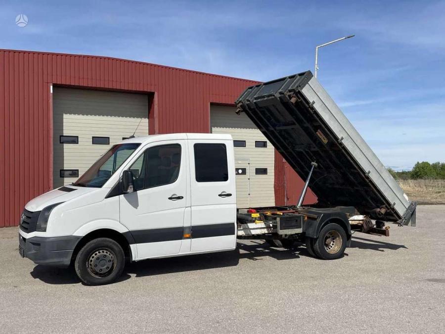 White Volkswagen Crafter 2015 in Ukmerge, with an engine capacity of 1.97 L and mileage of 223 thousand km for 10500 €, photo 6 on AUTOMOTO.COM.LV