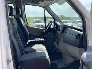White Volkswagen Crafter 2015 in Ukmerge, with an engine capacity of 1.97 L and mileage of 223 thousand km for 10500 €, photo 8 on AUTOMOTO.COM.LV