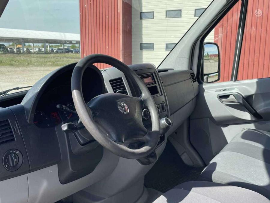 White Volkswagen Crafter 2015 in Ukmerge, with an engine capacity of 1.97 L and mileage of 223 thousand km for 10500 €, photo 10 on AUTOMOTO.COM.LV