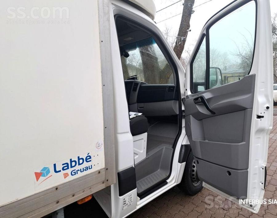 White Volkswagen Crafter 2016 in Riga, with an engine capacity of 2.00 L and mileage of 0 thousand km for 20449 €, photo 19 on AUTOMOTO.COM.LV
