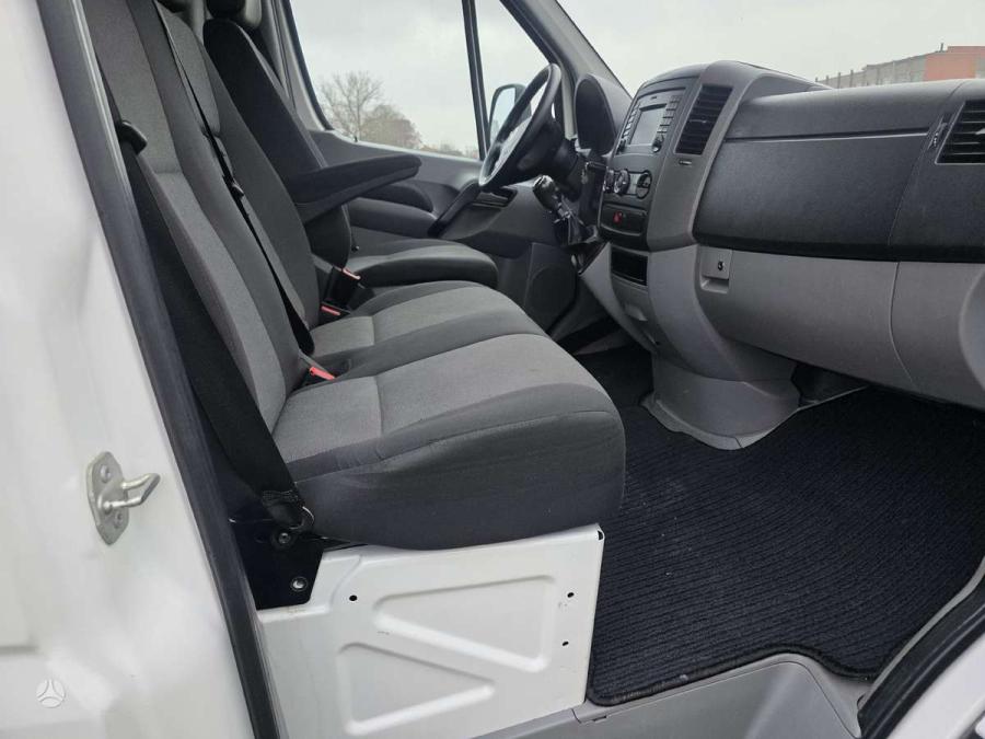 Balts Volkswagen Crafter 2016 Šauļi, ar dzinēja tilpumu 2.00 L un nobraukumu 280 tūkst. km par 13800 €, foto 12 vietnē AUTOMOTO.COM.LV