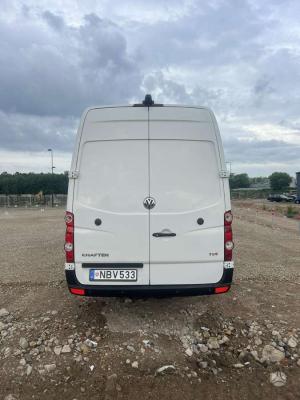 White Volkswagen Crafter 2016 in Vilnius, with an engine capacity of 2.00 L and mileage of 155 thousand km for 11400 €, photo 2 on AUTOMOTO.COM.LV