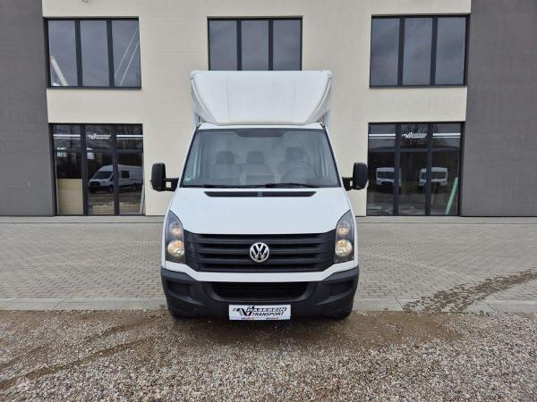 White Volkswagen Crafter 2016 in Marijampole, with an engine capacity of 1.97 L and mileage of 293 thousand km for 12500 €, photo 2 on AUTOMOTO.COM.LV