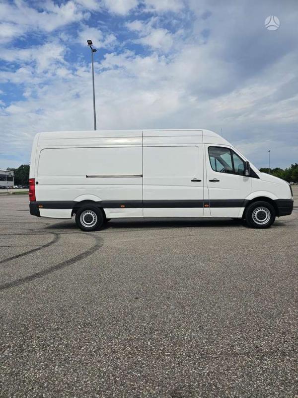 White Volkswagen Crafter 2016 in Kaunas, with an engine capacity of 2.00 L and mileage of 207 thousand km for 9999 €, photo 4 on AUTOMOTO.COM.LV