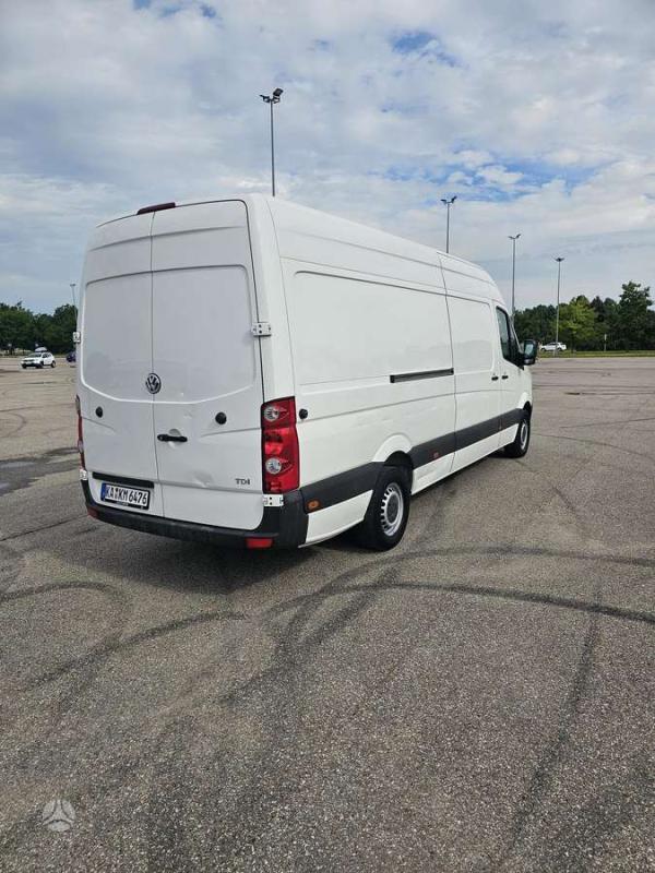 White Volkswagen Crafter 2016 in Kaunas, with an engine capacity of 2.00 L and mileage of 207 thousand km for 9999 €, photo 5 on AUTOMOTO.COM.LV