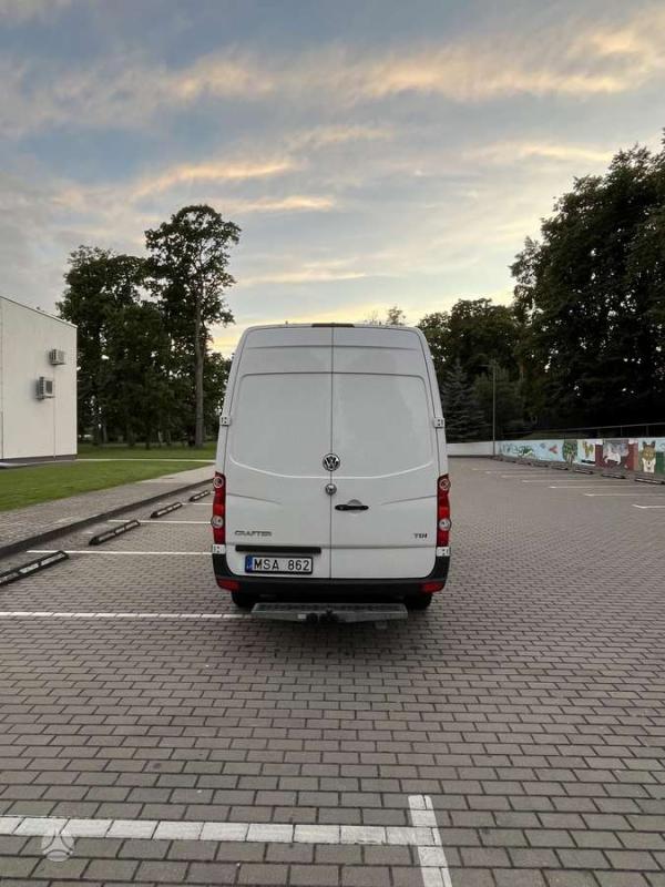 White Volkswagen Crafter 2016 in Jurbarkas, with an engine capacity of 2.00 L and mileage of 247 thousand km for 11000 €, photo 3 on AUTOMOTO.COM.LV