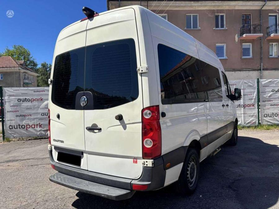 White Volkswagen Crafter 2016 in Klaipeda, with an engine capacity of 1.97 L and mileage of 392 thousand km for 9000 €, photo 4 on AUTOMOTO.COM.LV