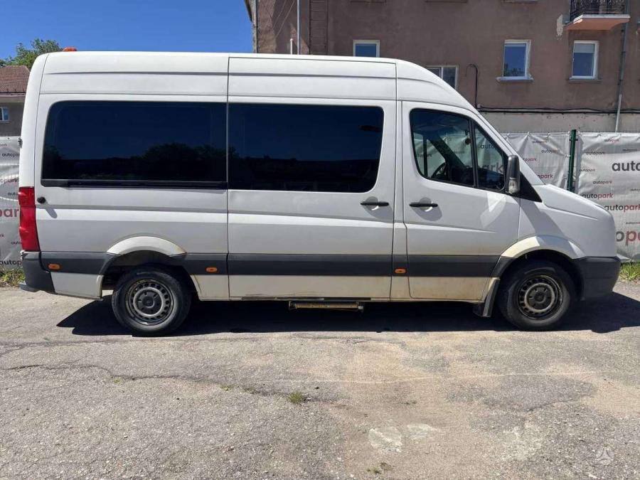 White Volkswagen Crafter 2016 in Klaipeda, with an engine capacity of 1.97 L and mileage of 392 thousand km for 9000 €, photo 7 on AUTOMOTO.COM.LV