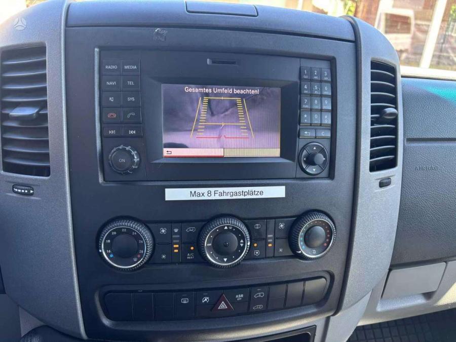 White Volkswagen Crafter 2016 in Klaipeda, with an engine capacity of 1.97 L and mileage of 392 thousand km for 9000 €, photo 10 on AUTOMOTO.COM.LV