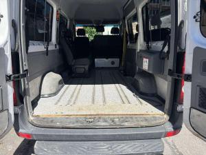 White Volkswagen Crafter 2016 in Klaipeda, with an engine capacity of 1.97 L and mileage of 392 thousand km for 9000 €, photo 12 on AUTOMOTO.COM.LV