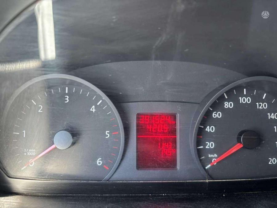 White Volkswagen Crafter 2016 in Klaipeda, with an engine capacity of 1.97 L and mileage of 392 thousand km for 9000 €, photo 14 on AUTOMOTO.COM.LV