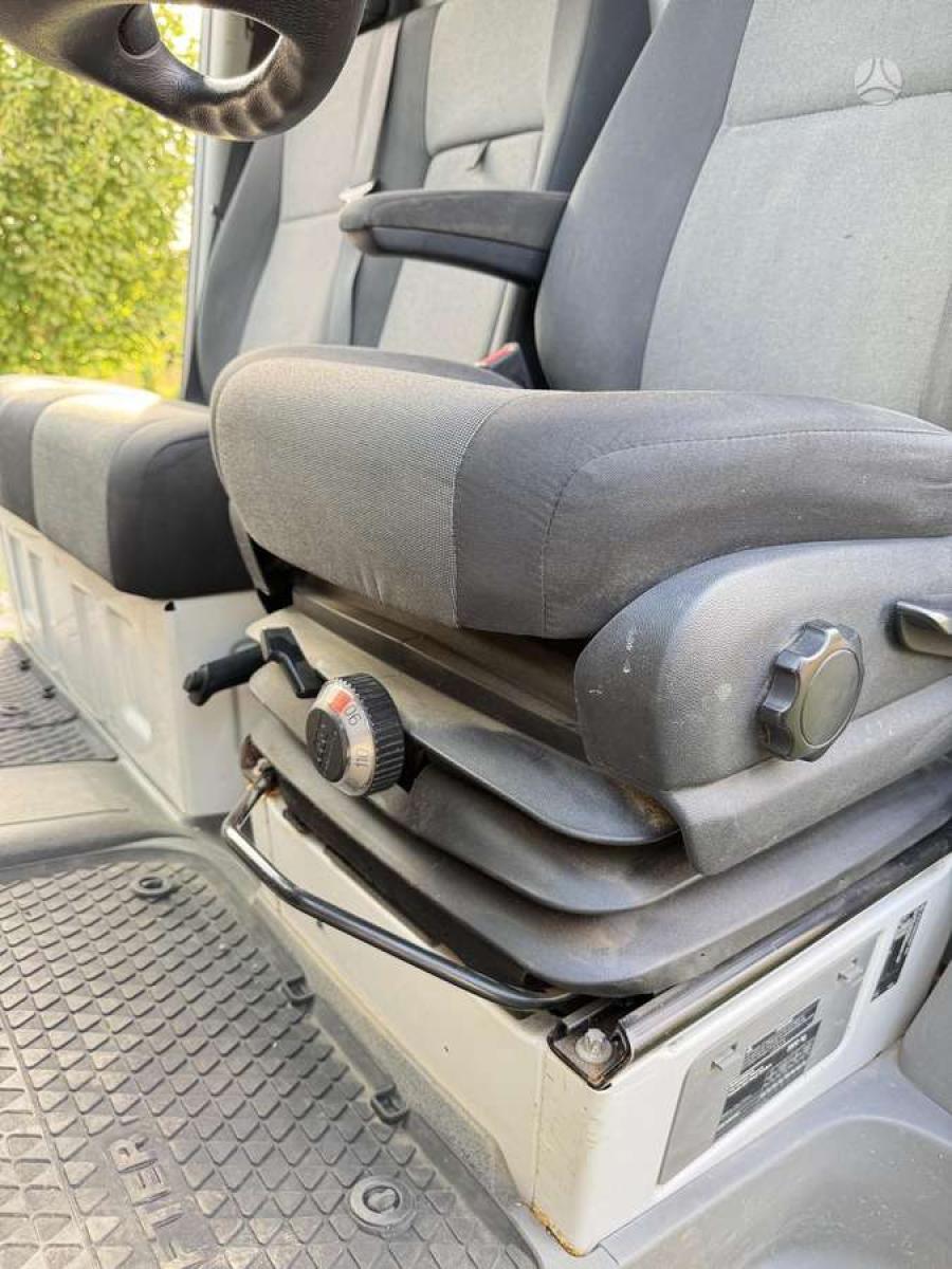 Balts Volkswagen Crafter 2016 Šalčininkai, ar dzinēja tilpumu 1.97 L un nobraukumu 242 tūkst. km par 4500 €, foto 10 vietnē AUTOMOTO.COM.LV