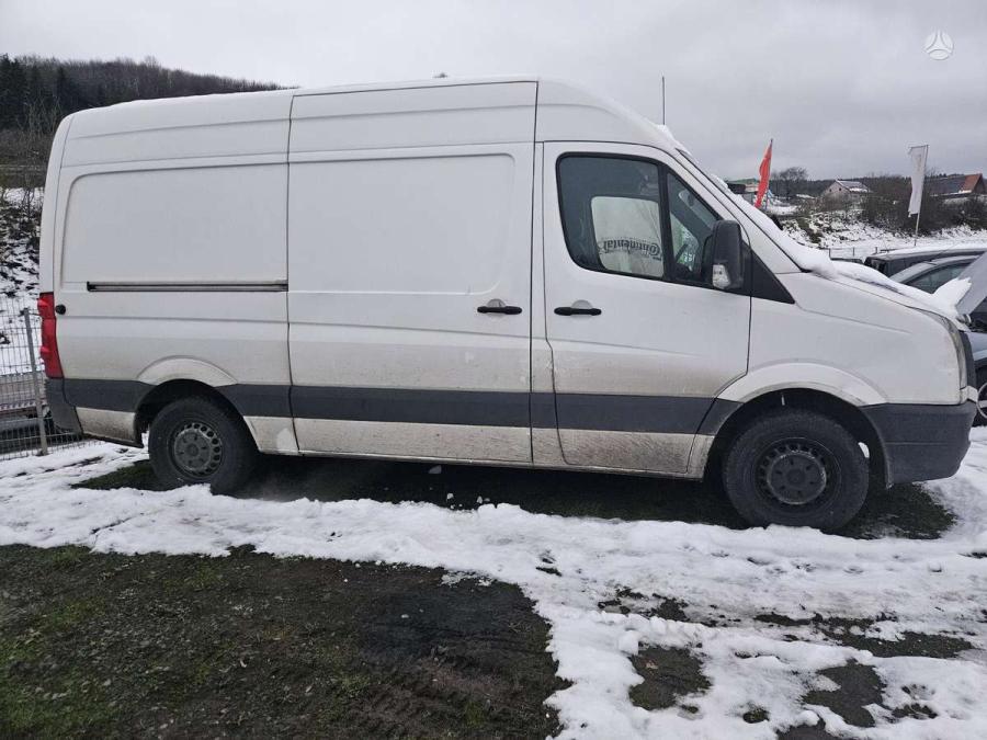 White Volkswagen Crafter 2017 in Utena, with an engine capacity of 2.00 L and mileage of 247 thousand km for 4999 €, photo 2 on AUTOMOTO.COM.LV