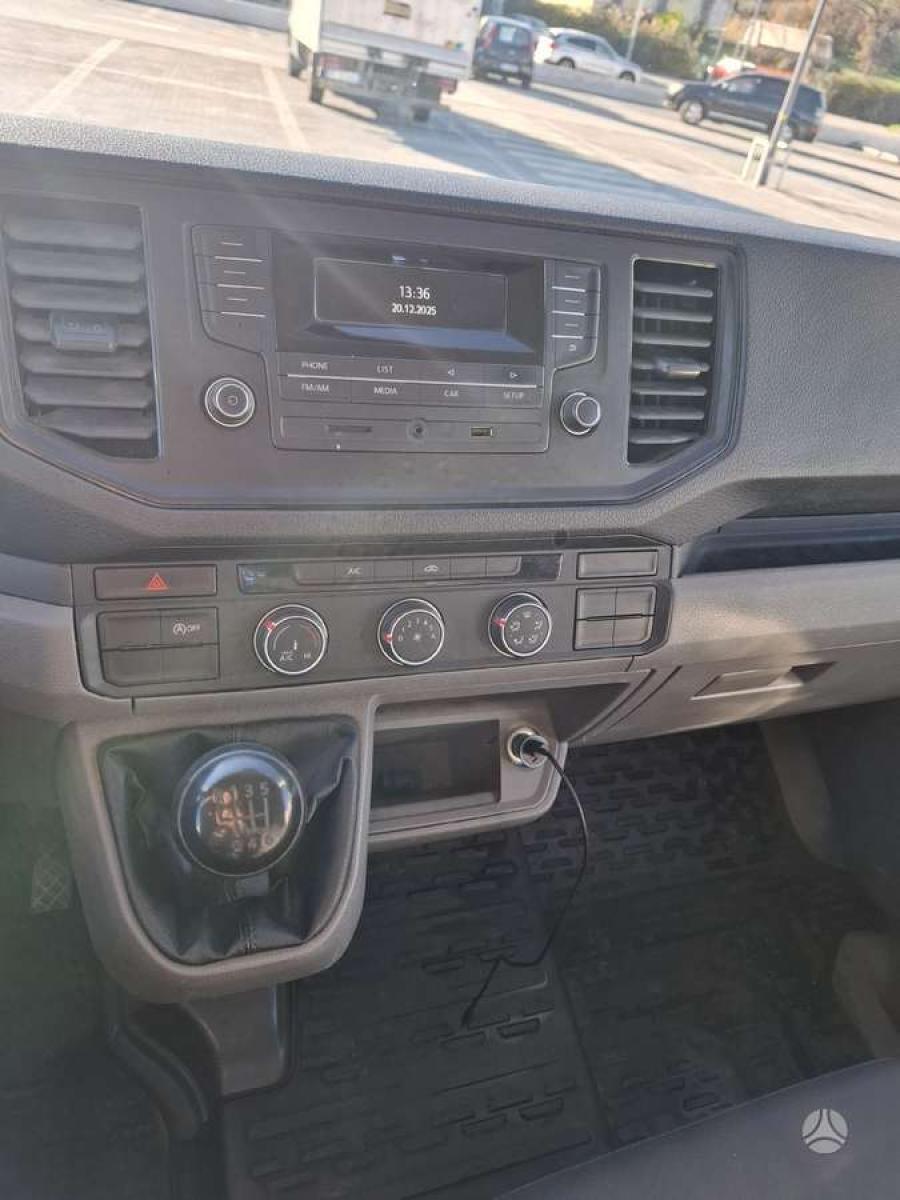 White Volkswagen Crafter 2017 in Kaunas, with an engine capacity of 2.00 L and mileage of 253 thousand km for 13500 €, photo 13 on AUTOMOTO.COM.LV