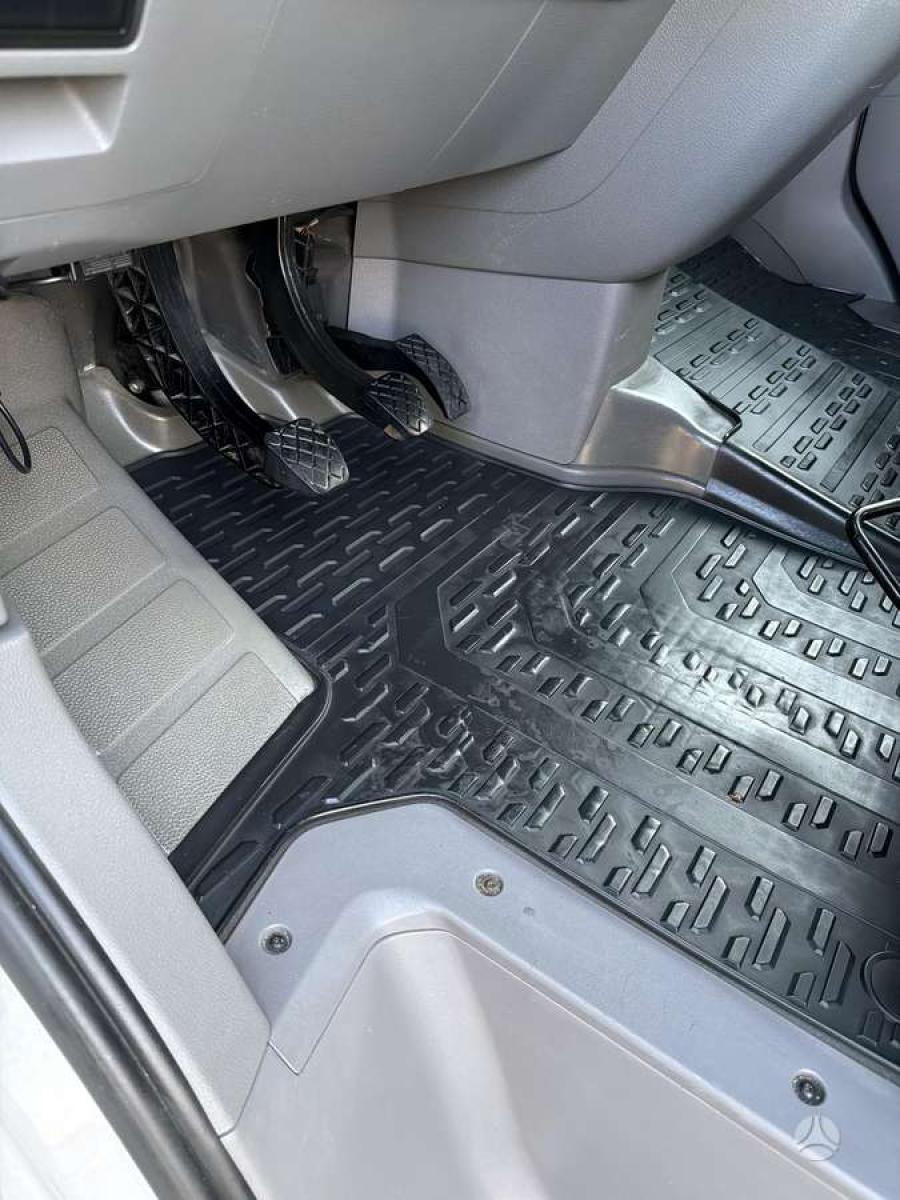 Balts Volkswagen Crafter 2017 Marijampole, ar dzinēja tilpumu 1.97 L un nobraukumu 283 tūkst. km par 19800 €, foto 16 vietnē AUTOMOTO.COM.LV
