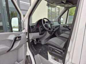 White Volkswagen Crafter 2017 in Marijampole, with an engine capacity of 1.97 L and mileage of 229 thousand km for 15500 €, photo 13 on AUTOMOTO.COM.LV