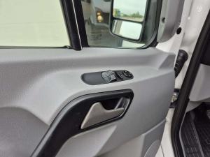 White Volkswagen Crafter 2017 in Marijampole, with an engine capacity of 1.97 L and mileage of 229 thousand km for 15500 €, photo 17 on AUTOMOTO.COM.LV