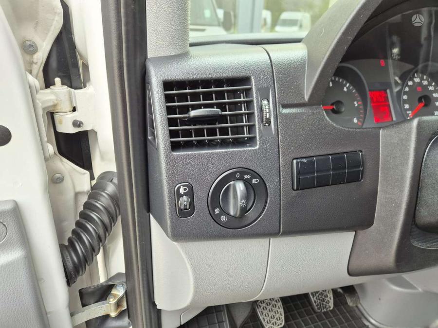 White Volkswagen Crafter 2017 in Marijampole, with an engine capacity of 1.97 L and mileage of 229 thousand km for 15500 €, photo 19 on AUTOMOTO.COM.LV
