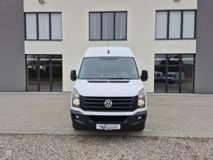 White Volkswagen Crafter 2017 in Marijampole, with an engine capacity of 1.97 L and mileage of 229 thousand km for 15500 €, photo 3 on AUTOMOTO.COM.LV