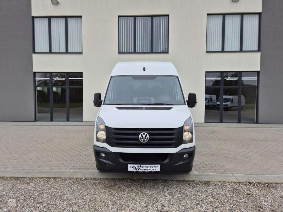 White Volkswagen Crafter 2017 in Marijampole, with an engine capacity of 1.97 L and mileage of 229 thousand km for 15500 €, photo 3 on AUTOMOTO.COM.LV