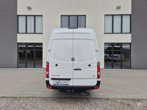 White Volkswagen Crafter 2017 in Marijampole, with an engine capacity of 1.97 L and mileage of 229 thousand km for 15500 €, photo 8 on AUTOMOTO.COM.LV