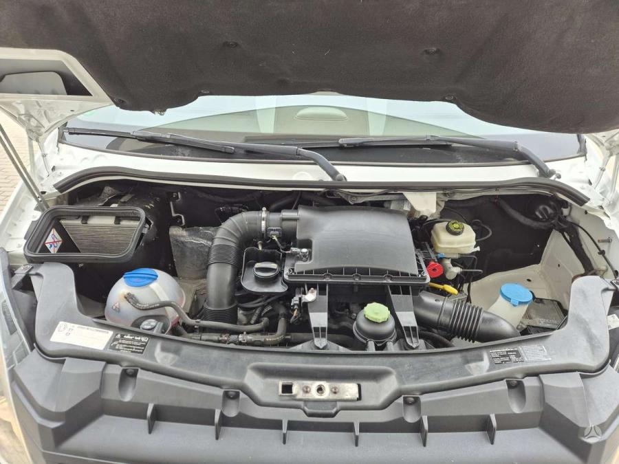 White Volkswagen Crafter 2017 in Marijampole, with an engine capacity of 1.97 L and mileage of 229 thousand km for 15500 €, photo 41 on AUTOMOTO.COM.LV