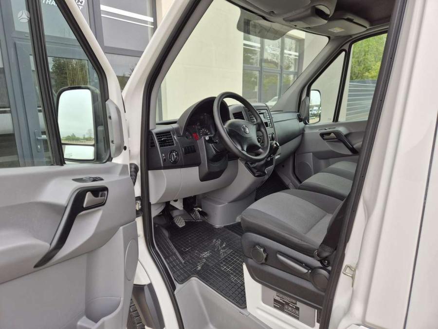 White Volkswagen Crafter 2017 in Marijampole, with an engine capacity of 1.97 L and mileage of 229 thousand km for 15500 €, photo 14 on AUTOMOTO.COM.LV