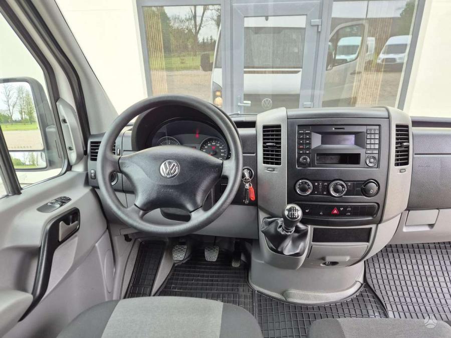 White Volkswagen Crafter 2017 in Marijampole, with an engine capacity of 1.97 L and mileage of 229 thousand km for 15500 €, photo 22 on AUTOMOTO.COM.LV