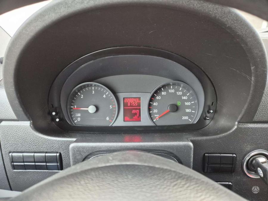 White Volkswagen Crafter 2017 in Marijampole, with an engine capacity of 1.97 L and mileage of 229 thousand km for 15500 €, photo 24 on AUTOMOTO.COM.LV