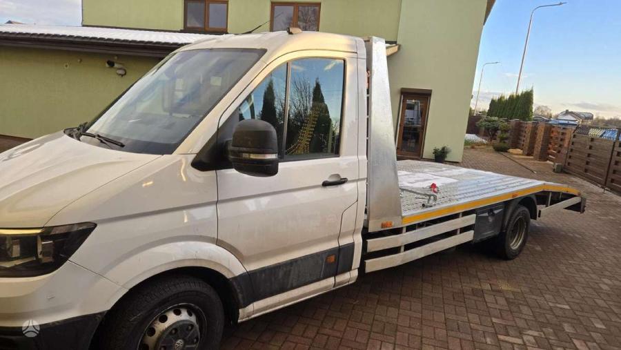 White Volkswagen Crafter 2018 in Taurage, with an engine capacity of 2.00 L and mileage of 161 thousand km for 23800 €, photo 11 on AUTOMOTO.COM.LV